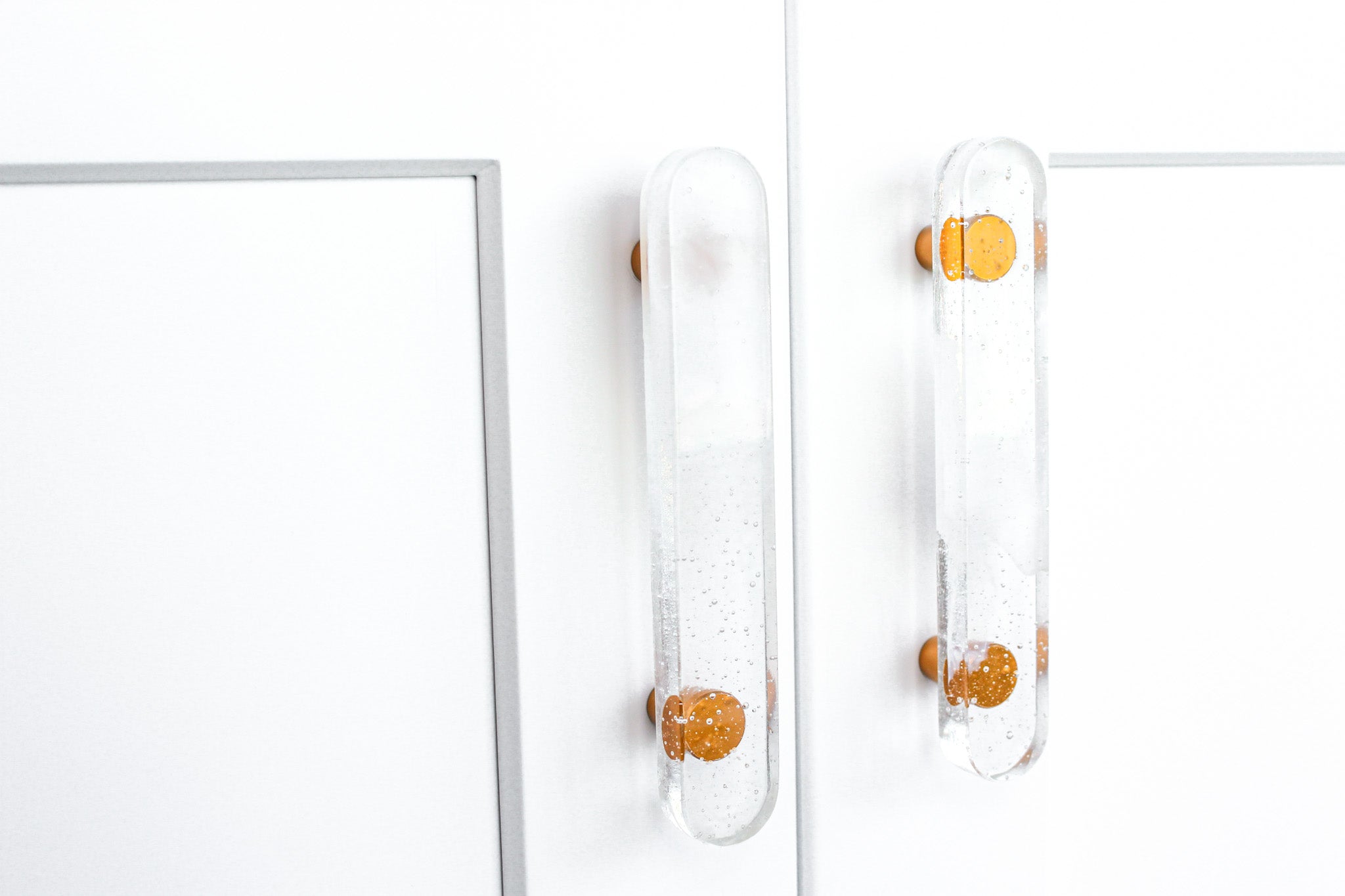 Glassia | Wispy White Glass Oblong Pull | 4" CC – Windborne Studios